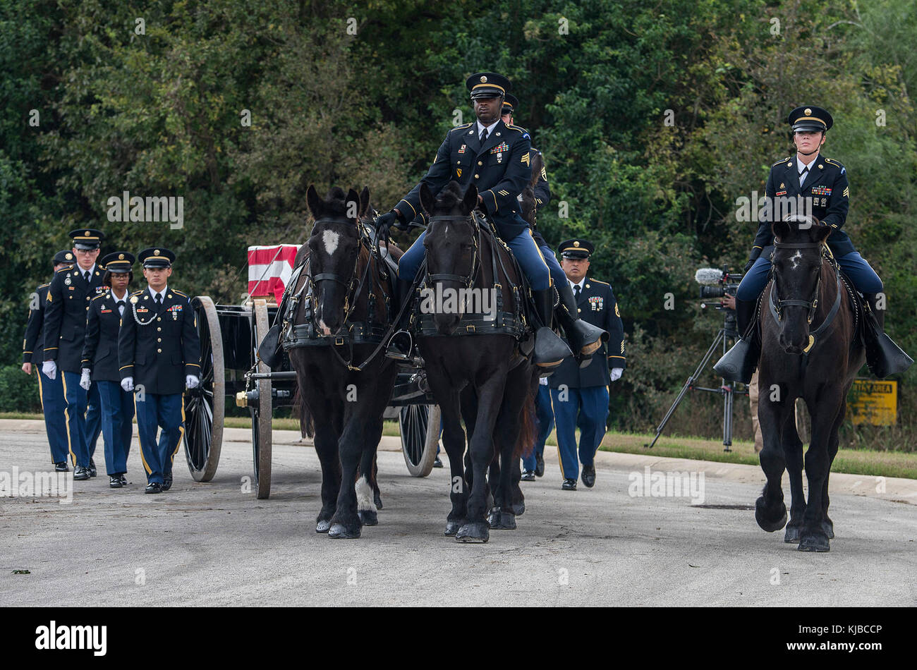Retired Gen. Richard E. Cavazos, the U.S. Army's first Hispanic four ...
