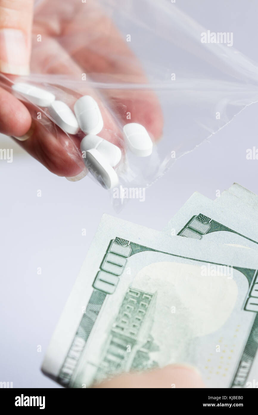 Effects of opioids hi-res stock photography and images - Alamy