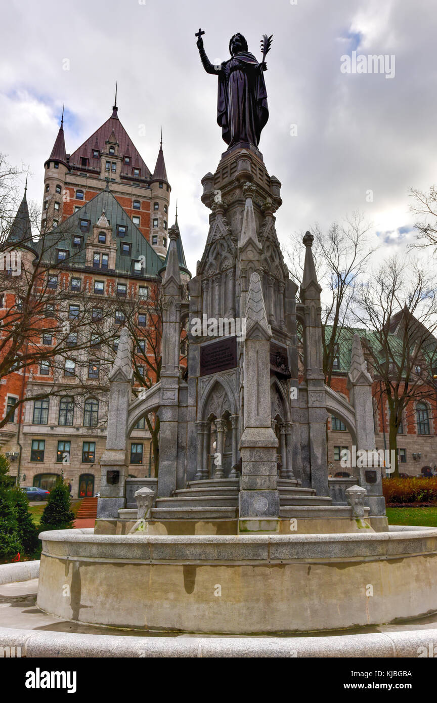 Chateau frontenac statue old quebec hi-res stock photography and images ...