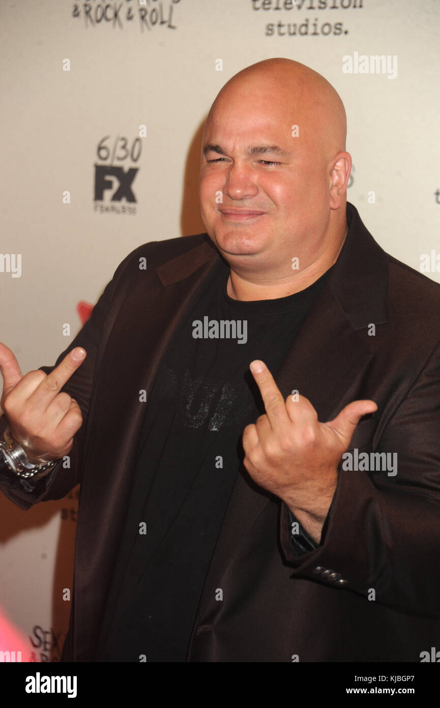 NEW YORK, NY - JUNE 28: Robert Kelly attends 'Sex&Drugs&Rock&Roll ...