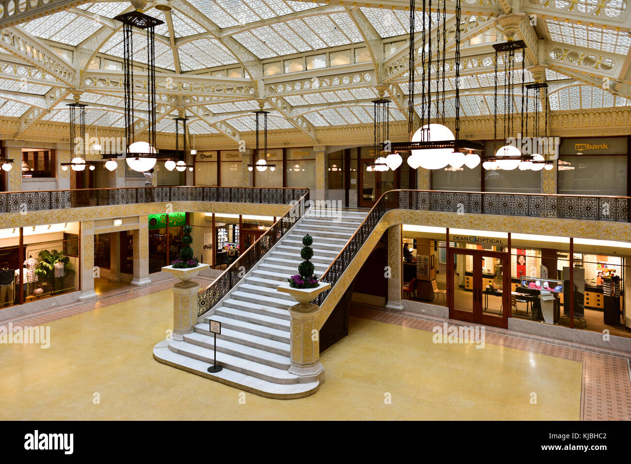 Chicago city hall roof hi-res stock photography and images - Alamy