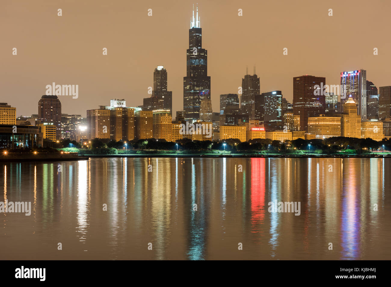 View of the Chicago Skyline over Lake Michigan at night Stock Photo - Alamy