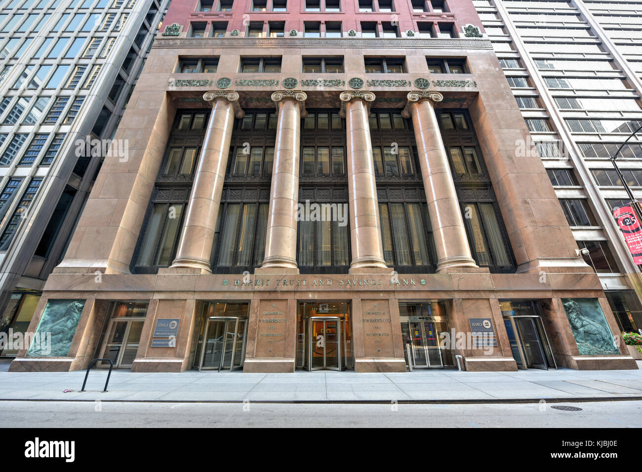 Chicago savings bank building hi-res stock photography and images - Alamy