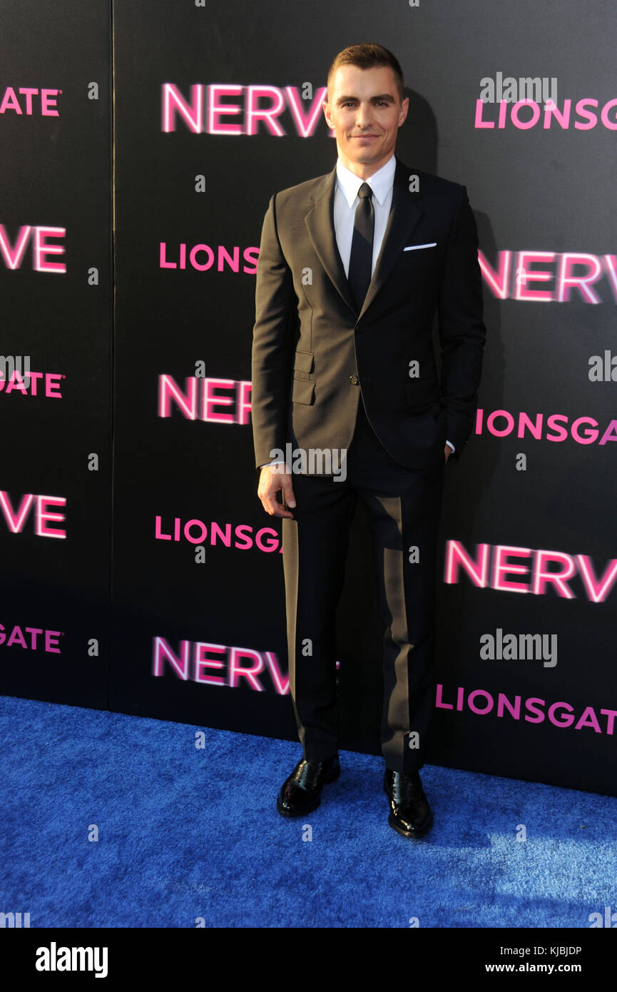 Dave franco nerve hi-res stock photography and images - Alamy