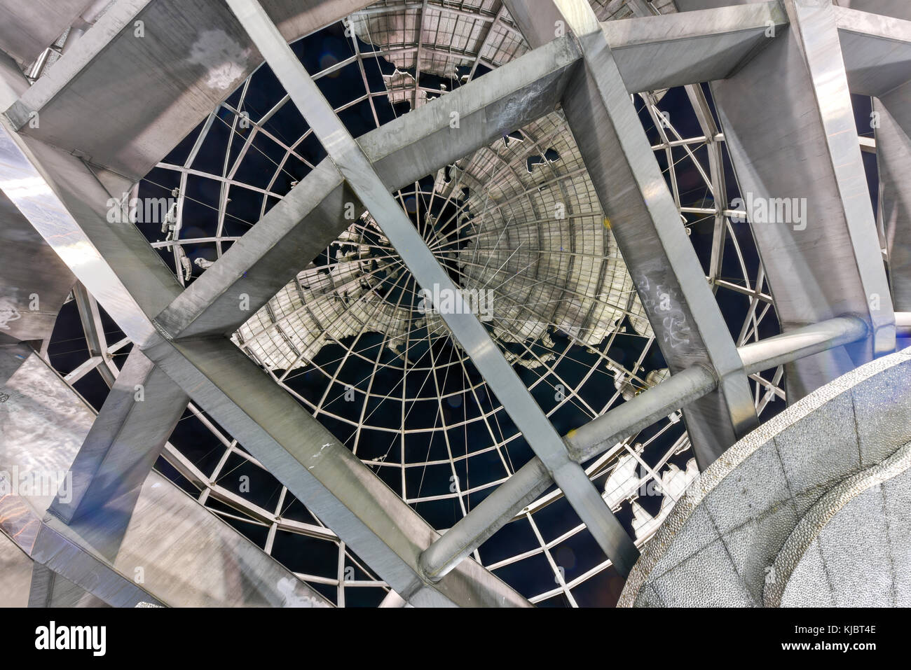 Flushing, New York - September 19, 2015: The iconic Unisphere in ...