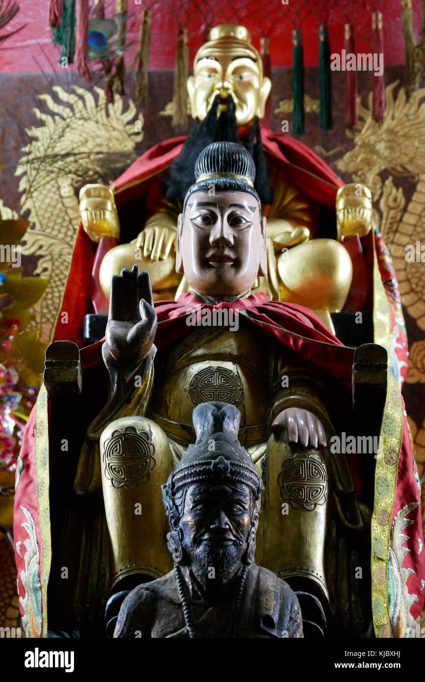 Chinese deity hi-res stock photography and images - Alamy