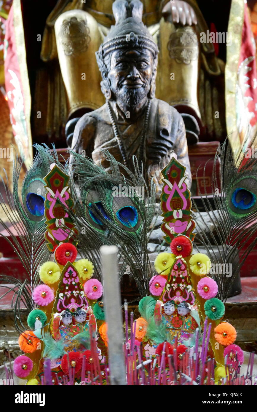 Chinese deity hi-res stock photography and images - Alamy