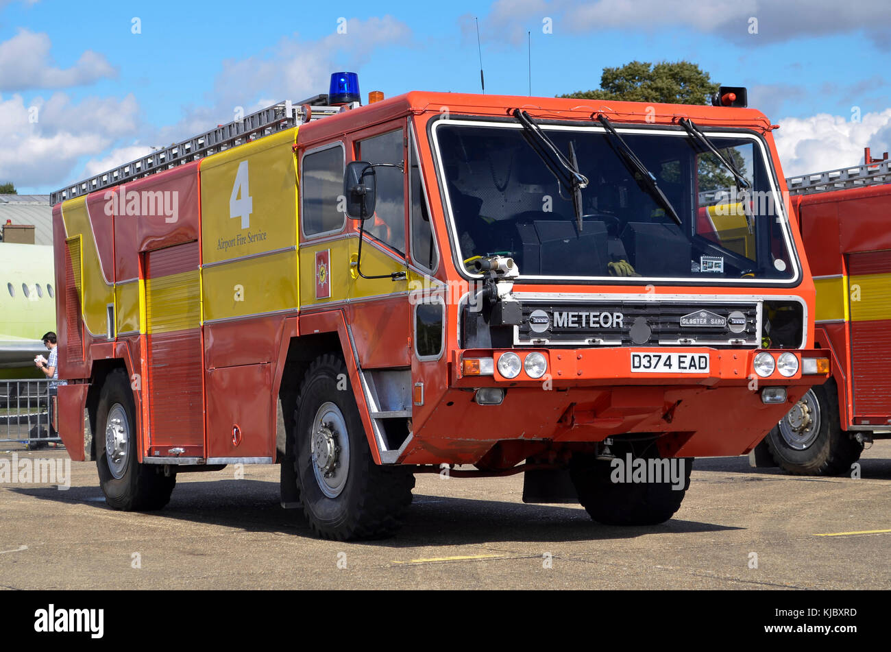 Airport fire engine uk hi-res stock photography and images - Alamy
