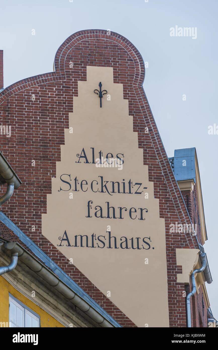 Red brick architcture hi-res stock photography and images - Alamy