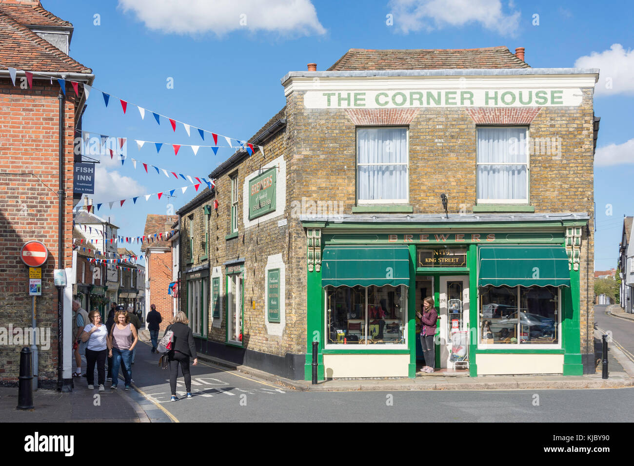Corner of King Street and St Peter's Street, Sandwich, Kent, England ...