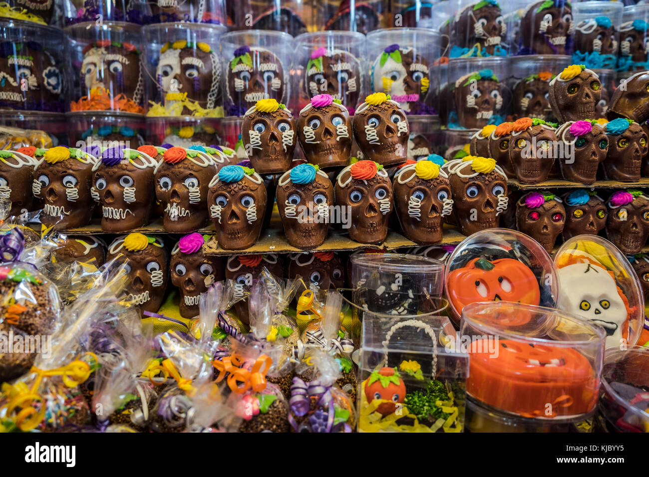 Skulls candies hi-res stock photography and images - Alamy