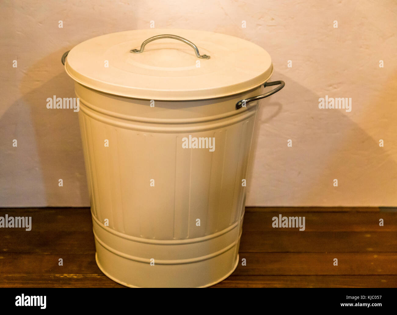 shabby chic metal waste bin Stock Photo - Alamy