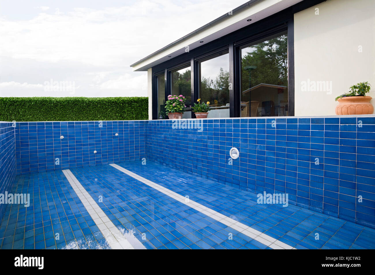Empty Swimming Pool Stock Photo - Alamy