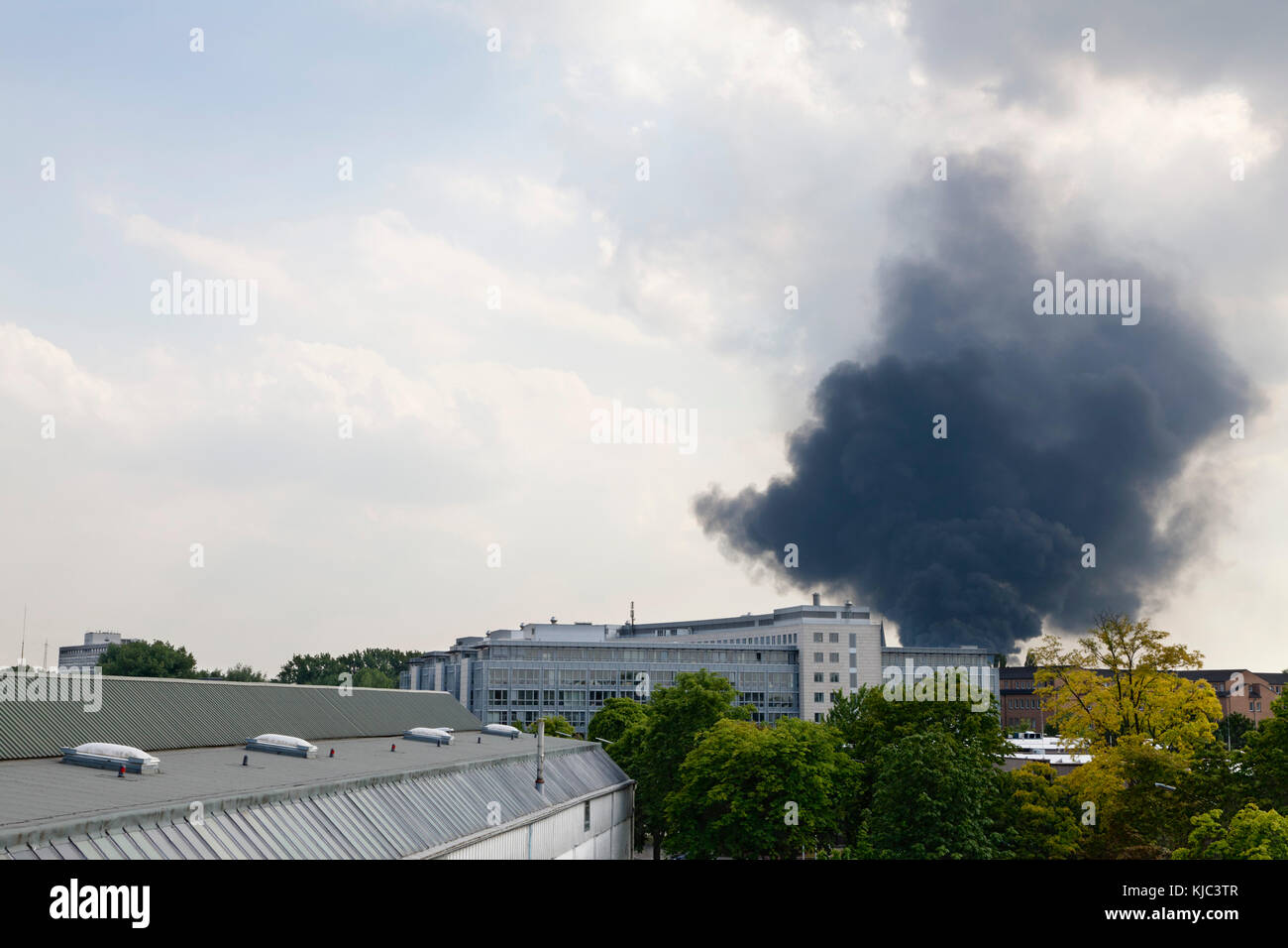 Fire in the city overview hi-res stock photography and images - Alamy