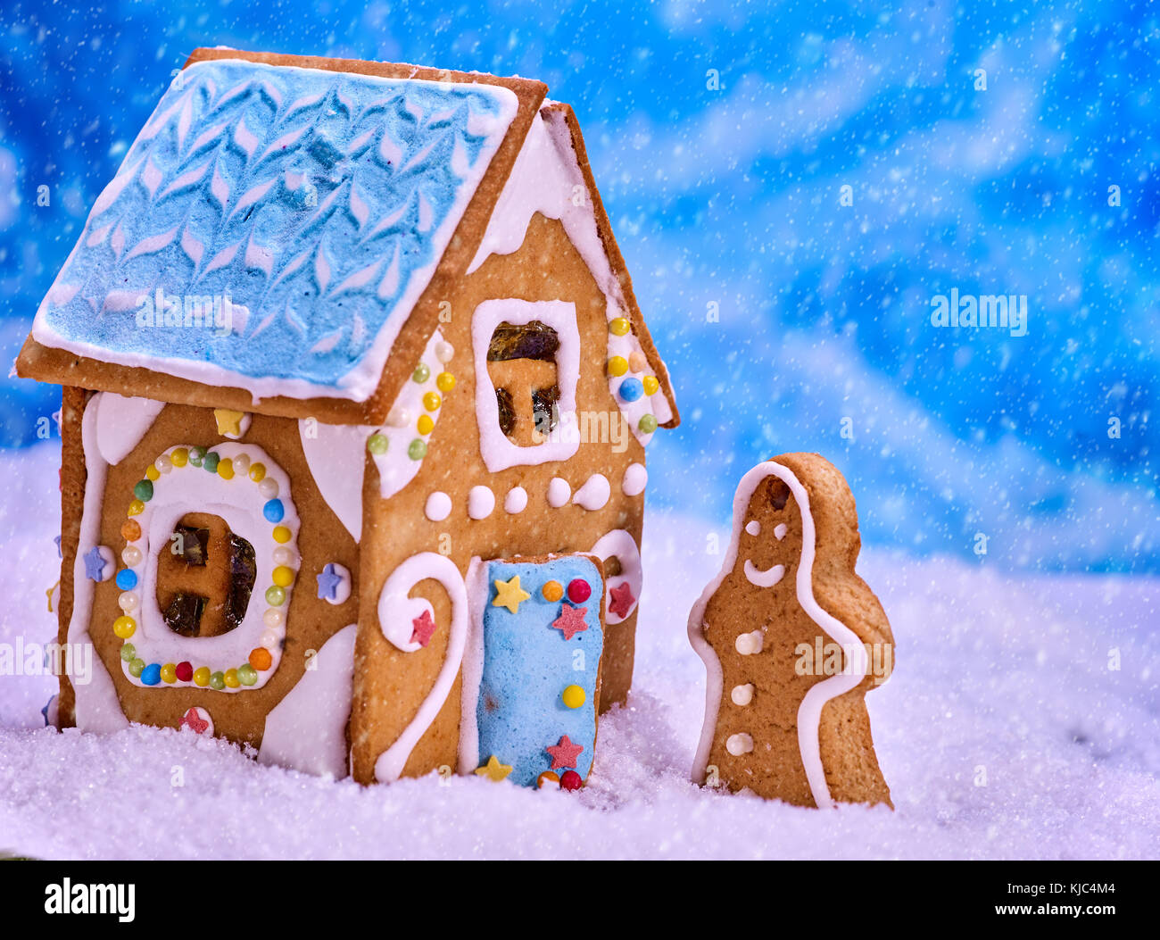 Side gingerbread house candy hi-res stock photography and images - Alamy