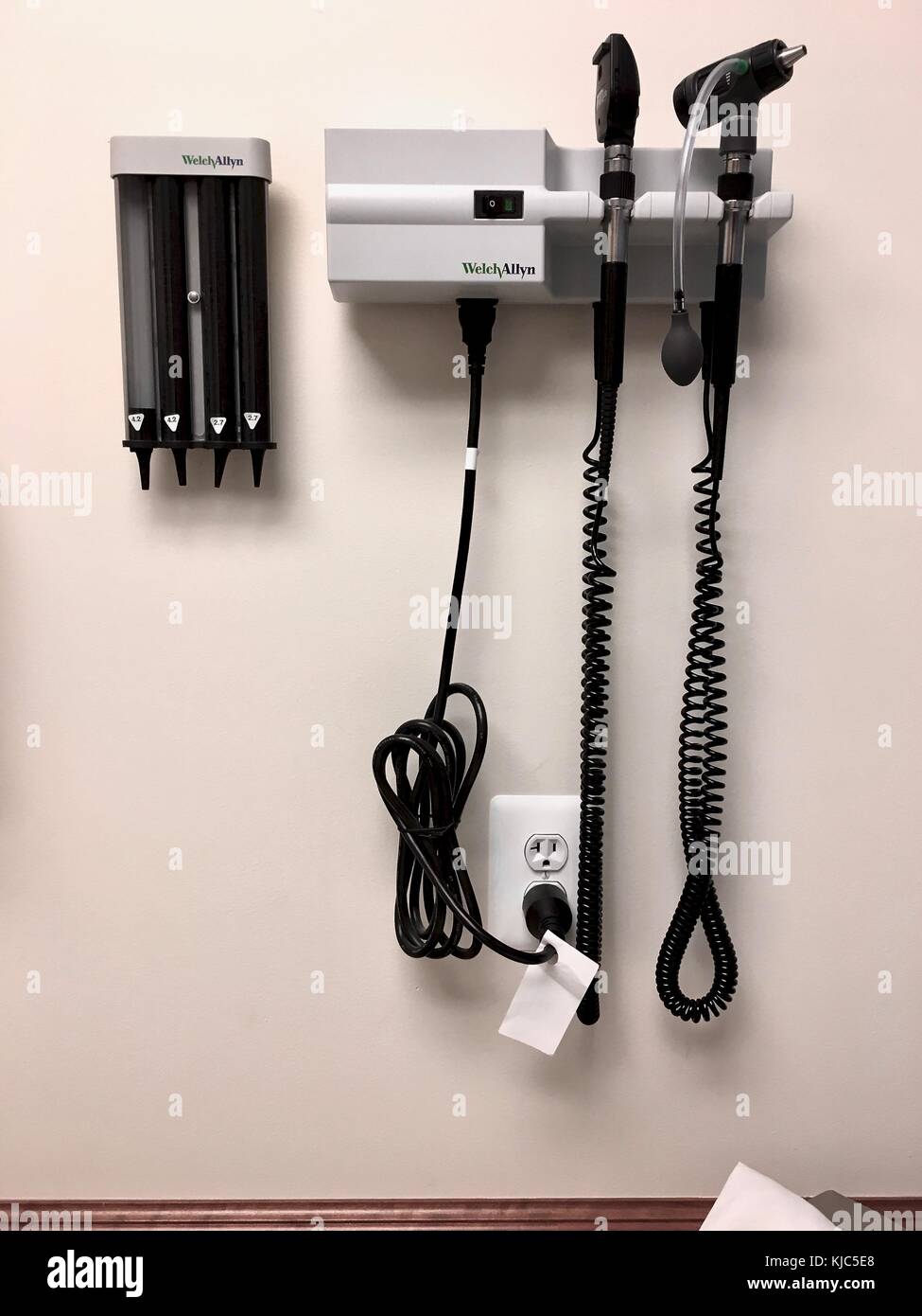 Doctors office room interior Stock Photo - Alamy