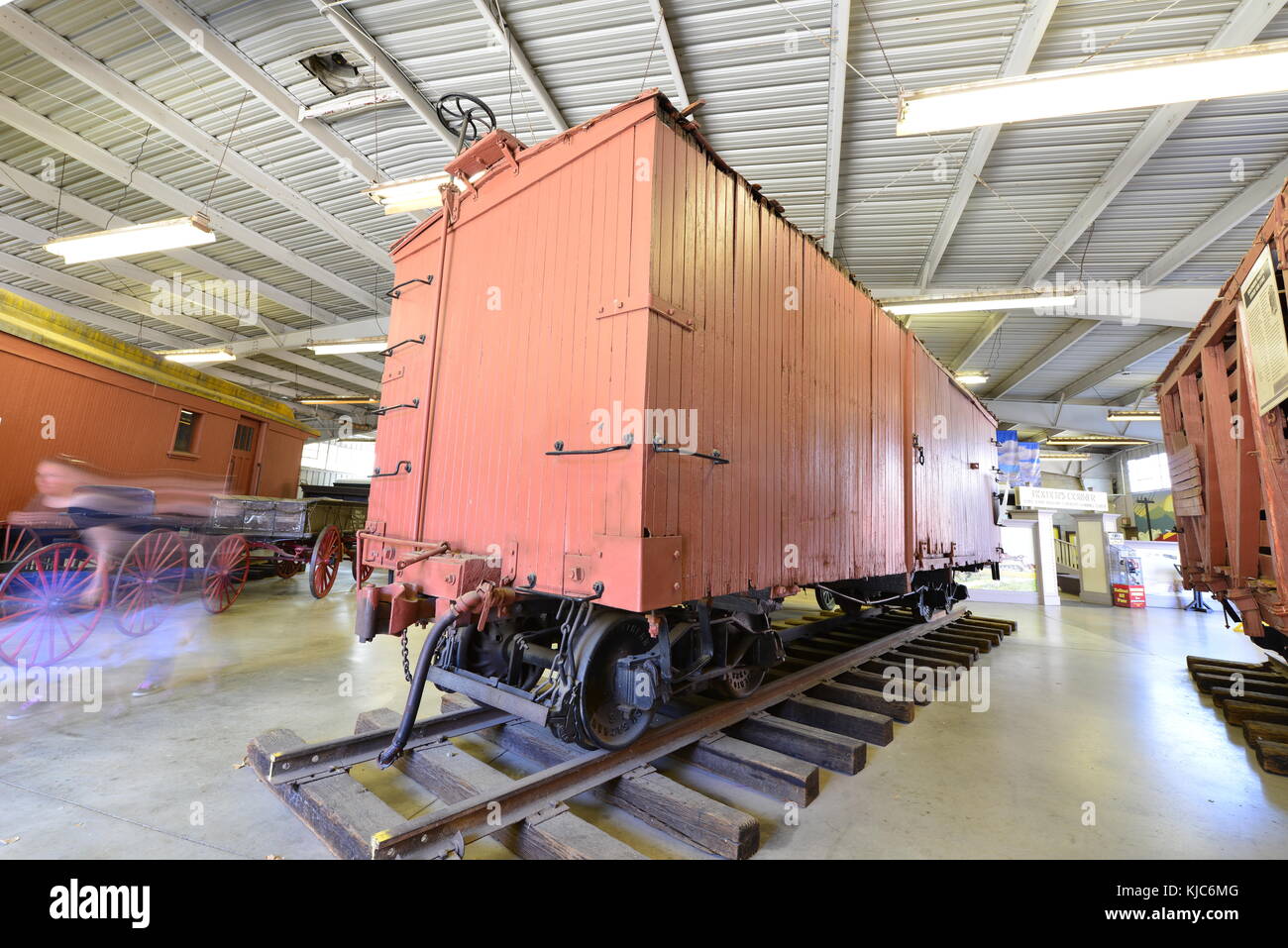 Train car axles hi-res stock photography and images - Alamy