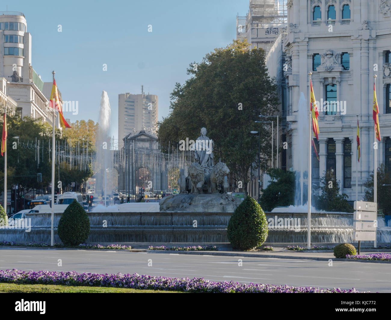 Real madrid cibeles square statue hi-res stock photography and images ...