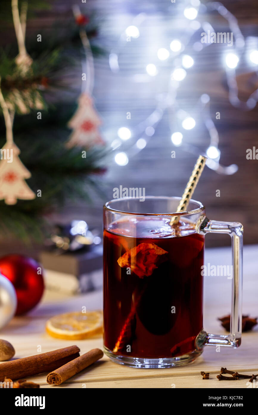 Christmas Eve. Hot drink mulled wine, Christmas background. Alcoholic ...