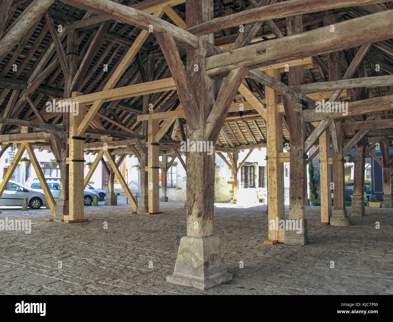 Wooden medieval roof hi-res stock photography and images - Alamy