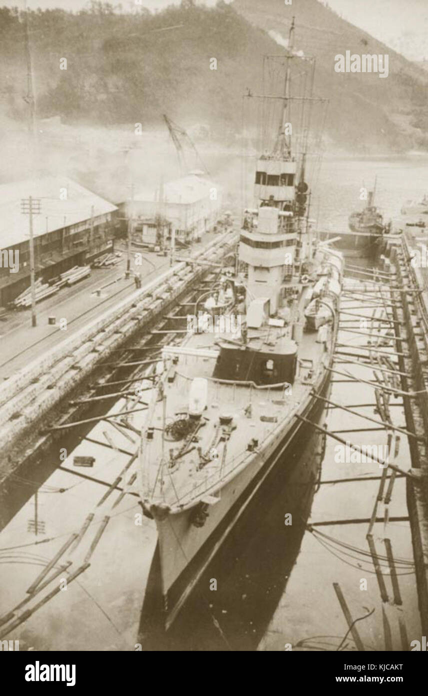 Chinese cruiser PING HAI in Japan Stock Photo - Alamy