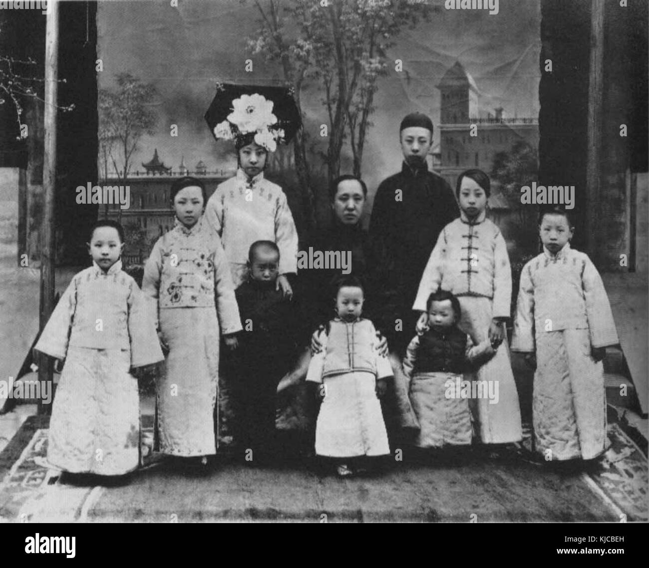 This image depicts the sons and daughters of 2nd Prince Chun, a ...
