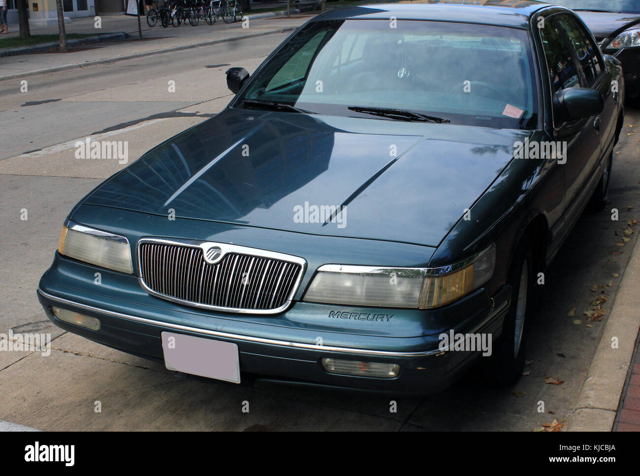 Full size ford model in hi-res stock photography and images - Alamy