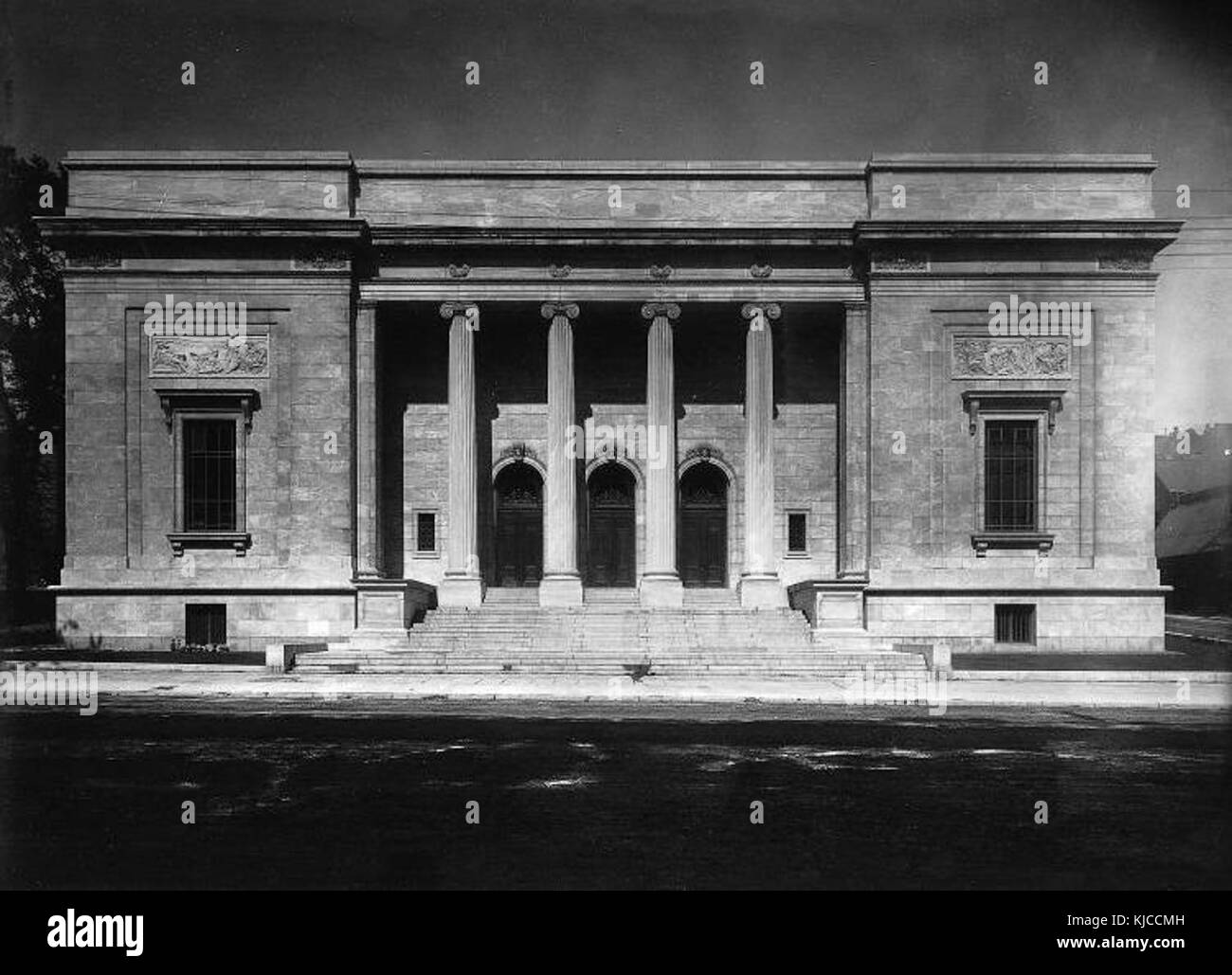 Museum 1913 Black and White Stock Photos & Images - Alamy