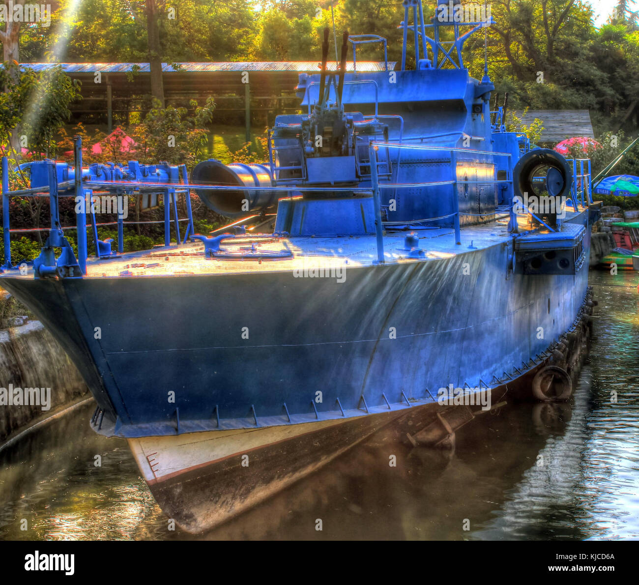 Small fishing boat setting hi-res stock photography and images - Alamy