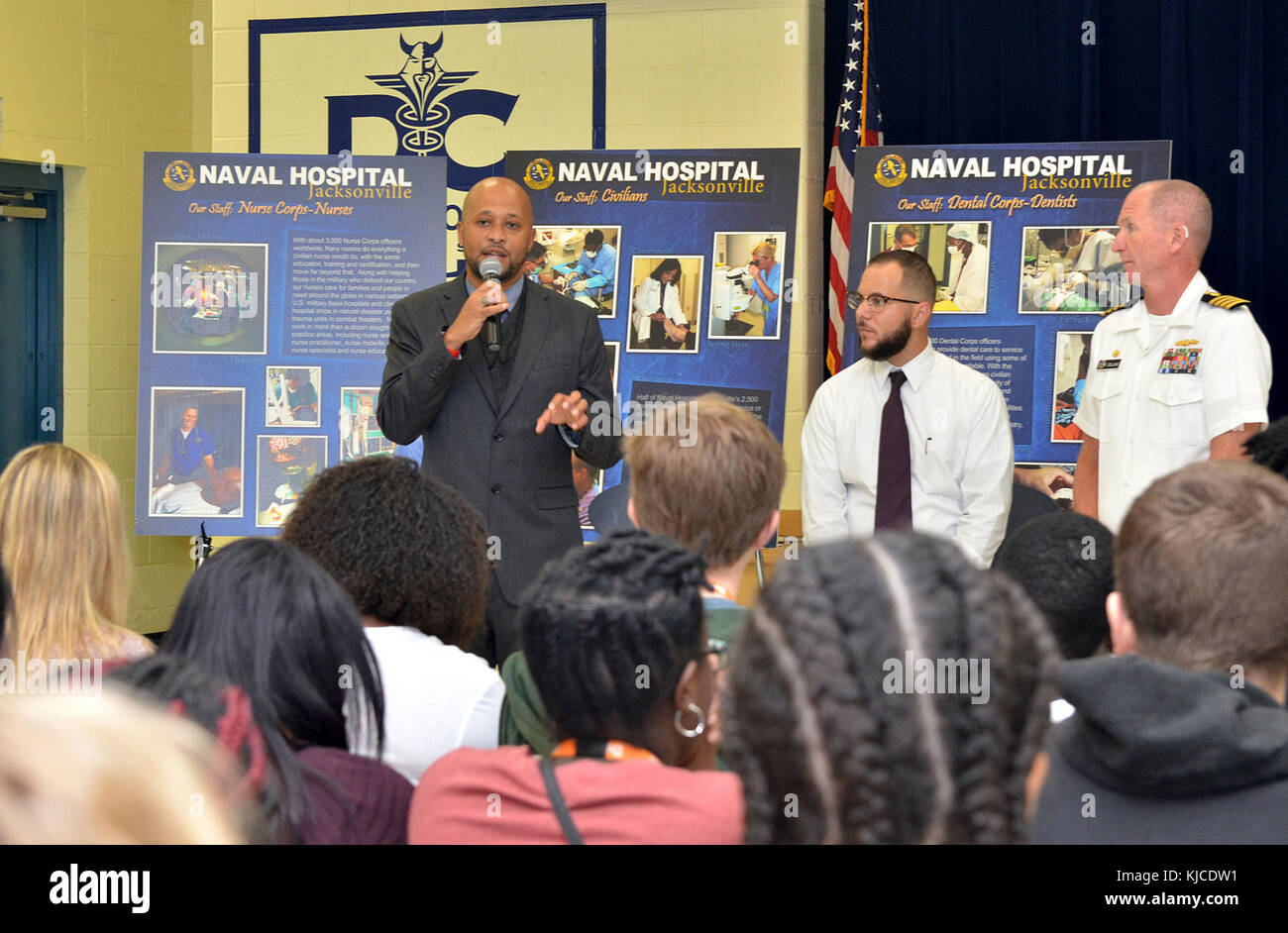 JACKSONVILLE, Fla. (Nov. 14, 2017) – Tyrus Lyles, principal of Darnell ...