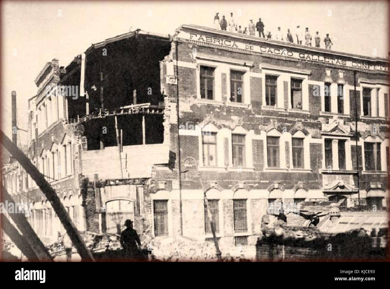 Destruida hi-res stock photography and images - Alamy