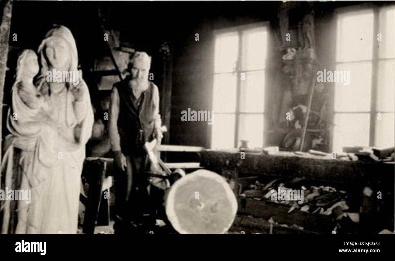 Louis Jobin dans son atelier 1926 Stock Photo - Alamy
