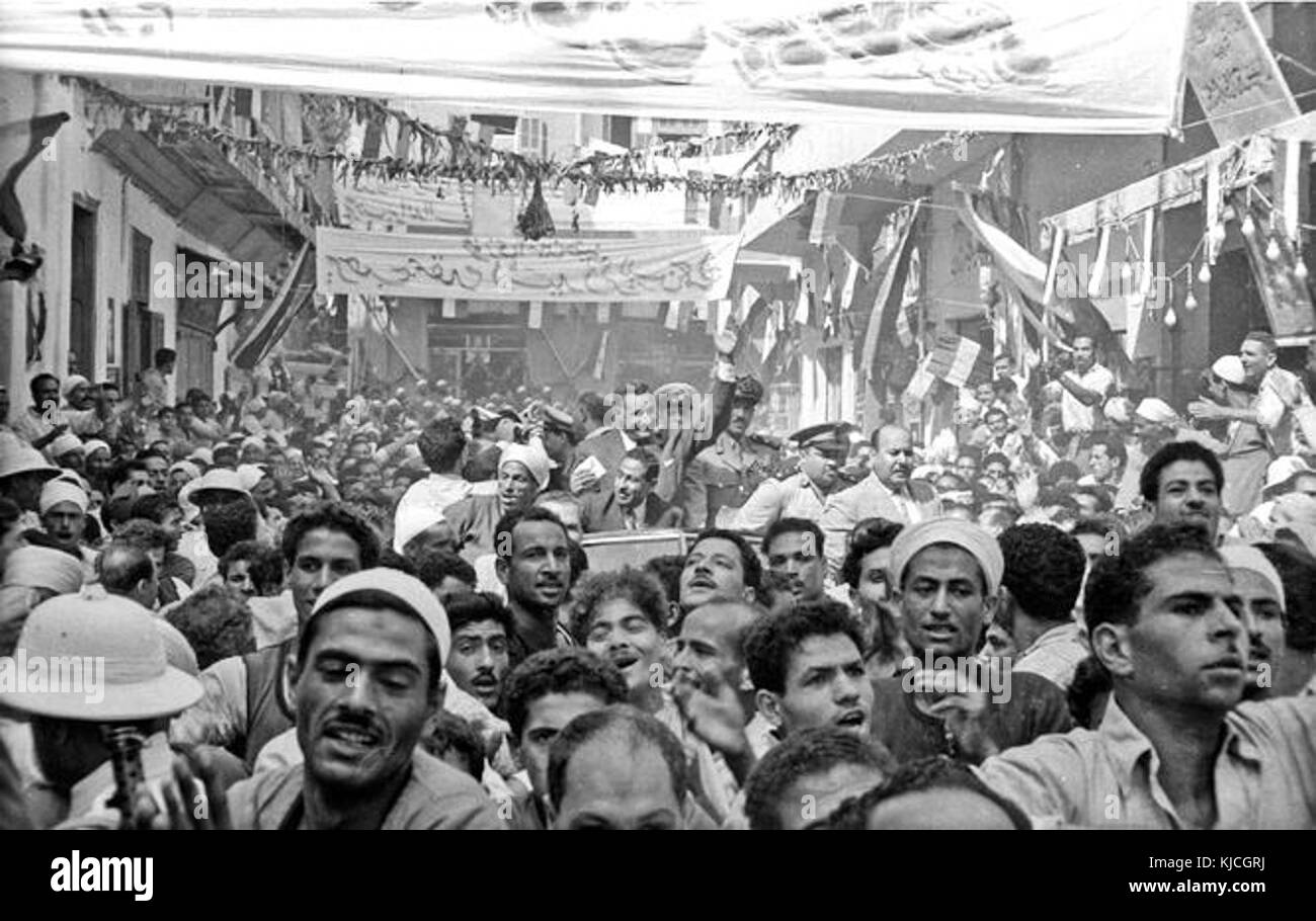 Nasser with crowds in Rashid Stock Photo - Alamy