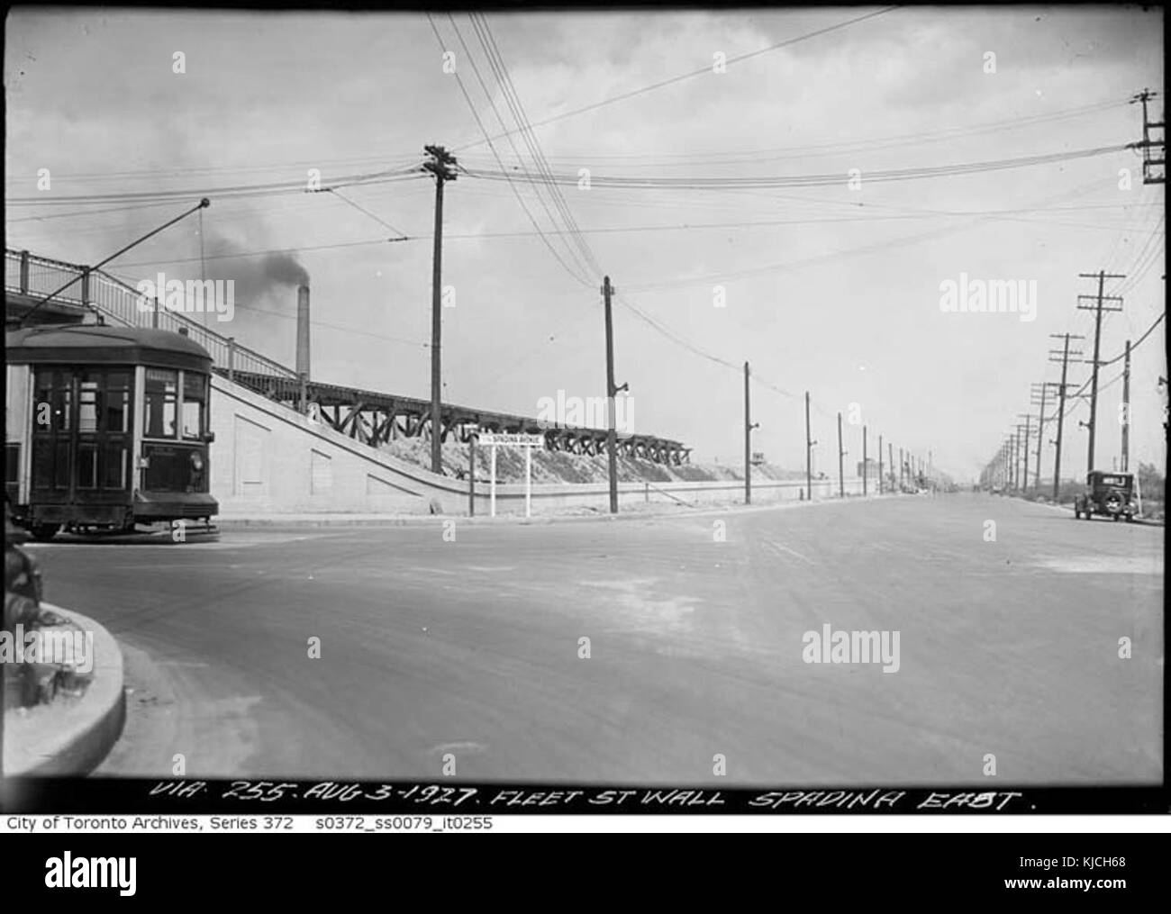 Peter Witt streetcar at the corner of Spadina and Fleet 1927 08 03 ...