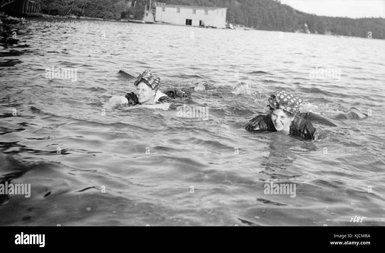 Bathing beauties Black and White Stock Photos & Images - Alamy
