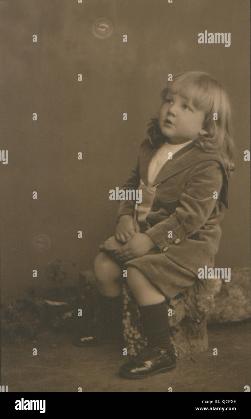 This item refers to the first airship of a particular historical figure ...