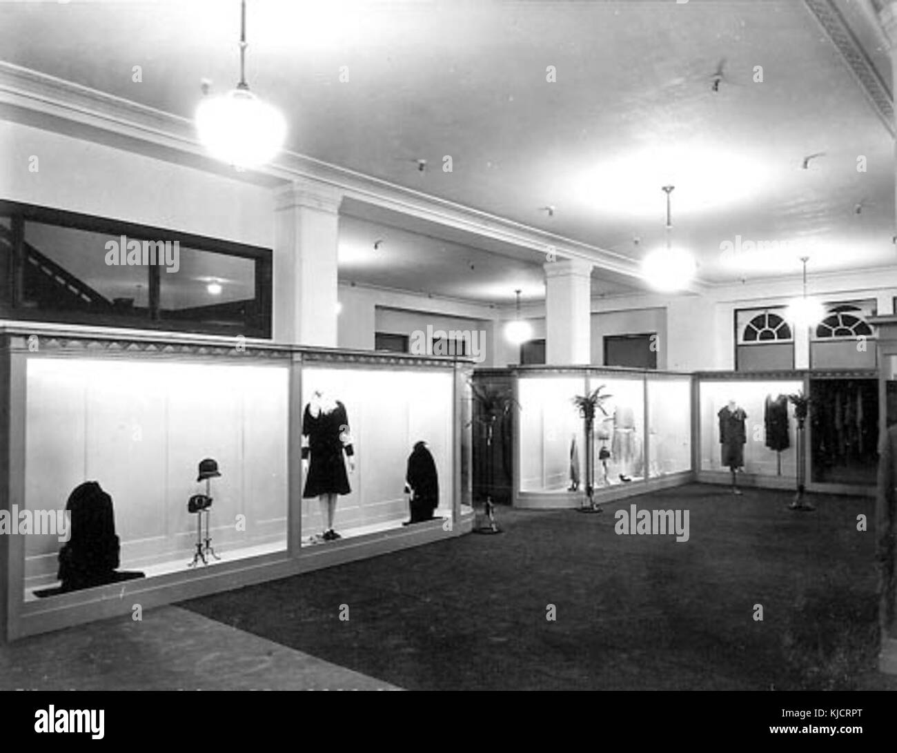 Department dresses in womens hi-res stock photography and images - Alamy