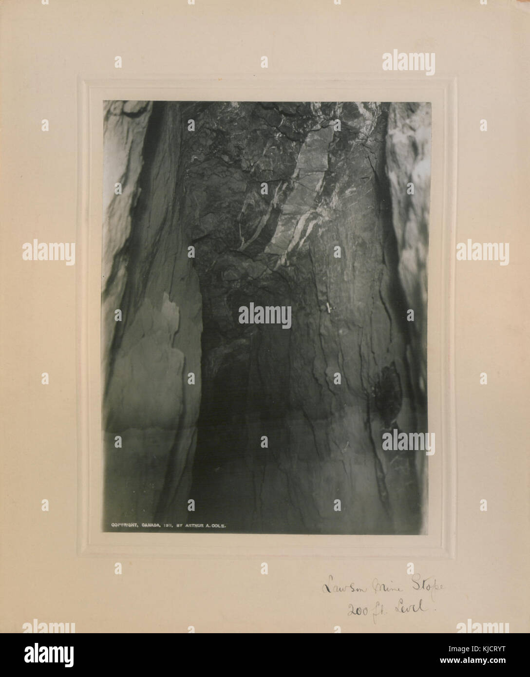 Foot level hi-res stock photography and images - Alamy