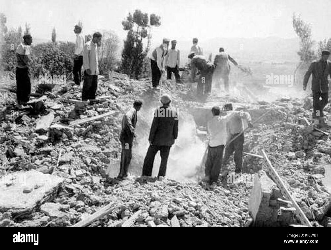 Earthquake 3 Black and White Stock Photos & Images - Alamy