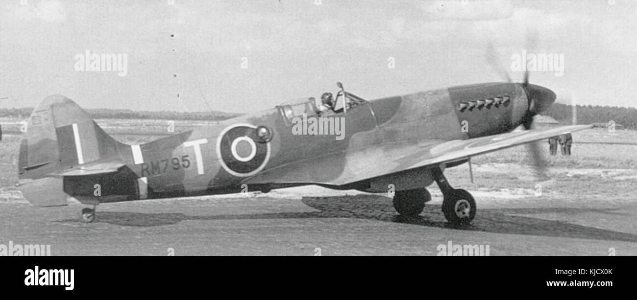Spitfire F.R MK XIV Stock Photo - Alamy