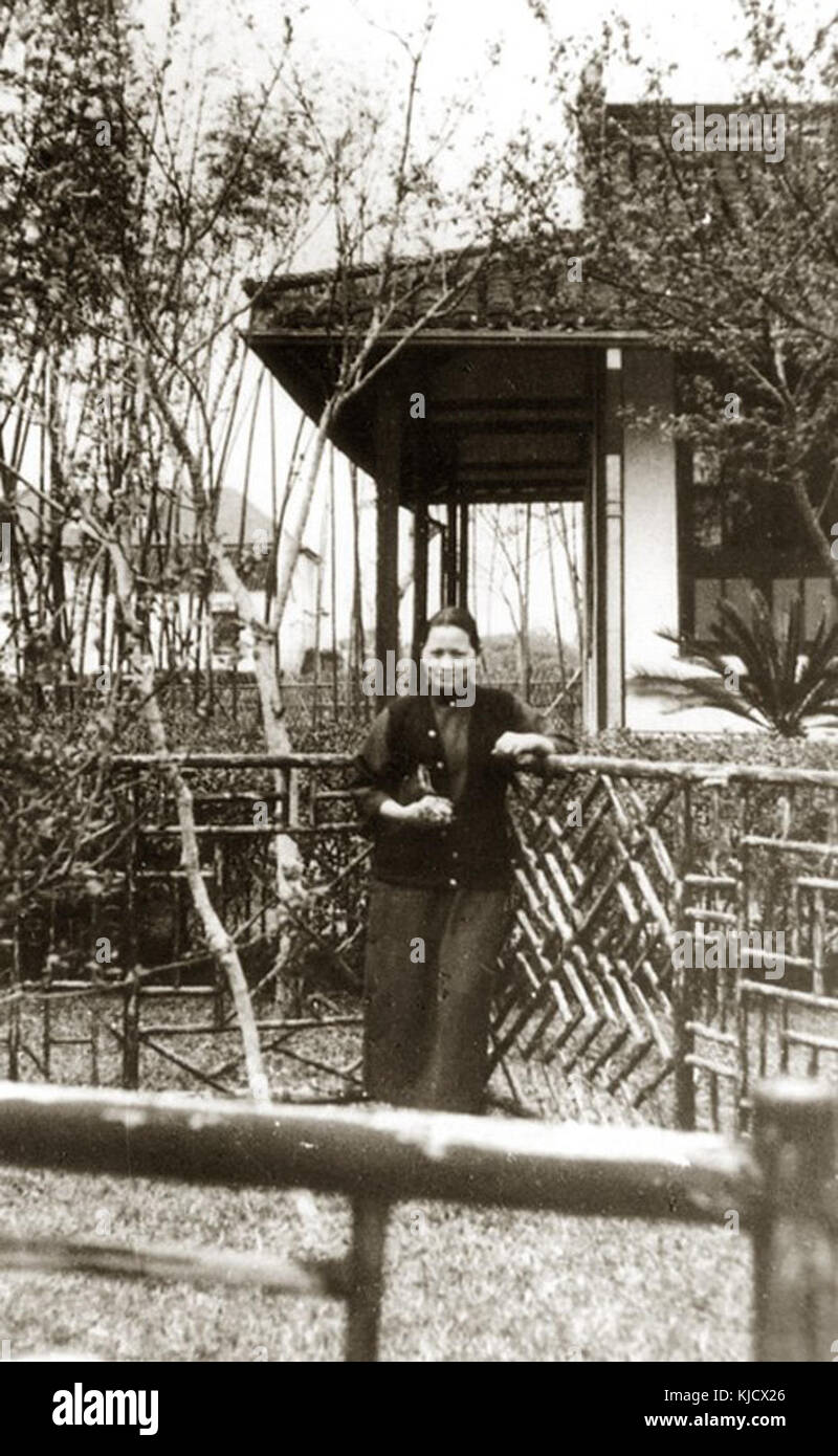 Soong Ching ling 1940s Stock Photo - Alamy