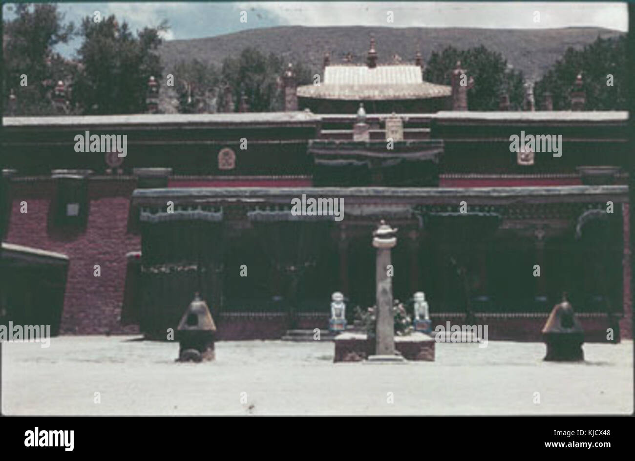 Temple and doring at Nechung monastery Stock Photo - Alamy