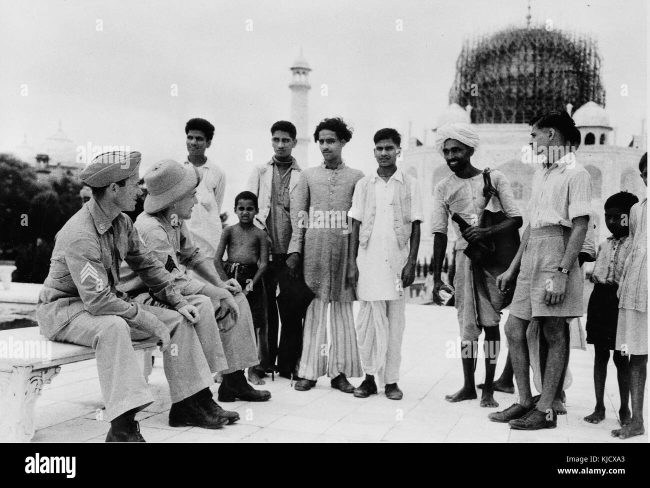 Indian military soldiers taj mahal hi-res stock photography and images ...