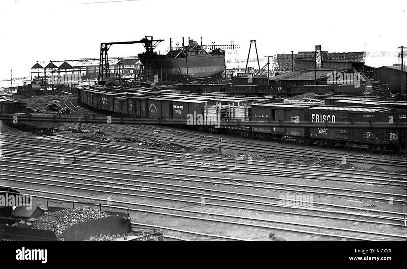 Wartime waterfront hi-res stock photography and images - Alamy