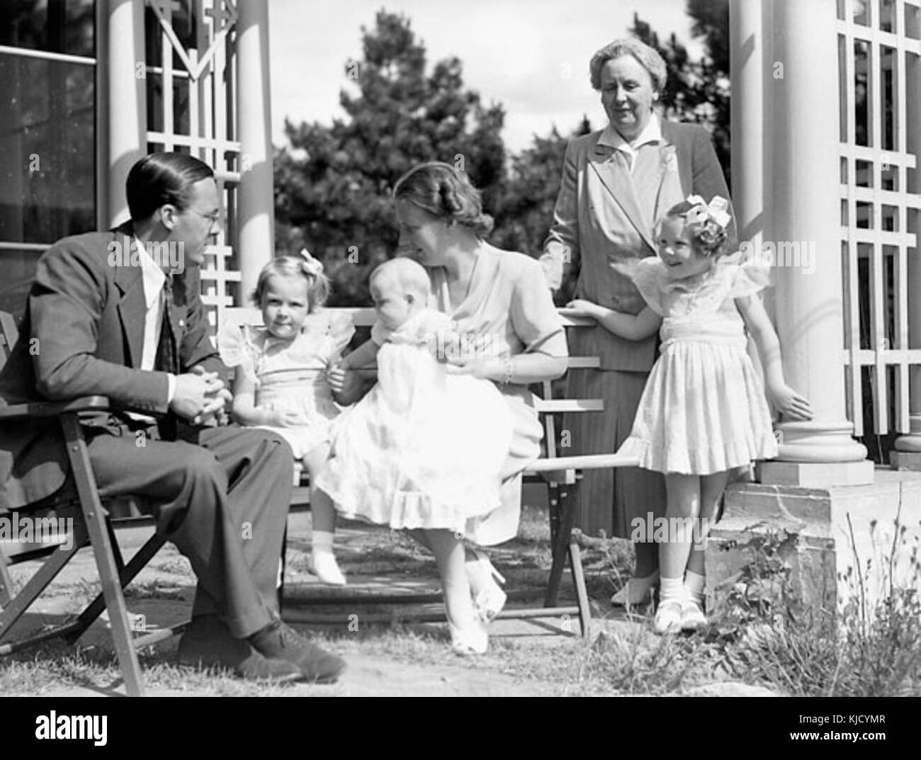 Princess Juliana and family 1943 Stock Photo - Alamy