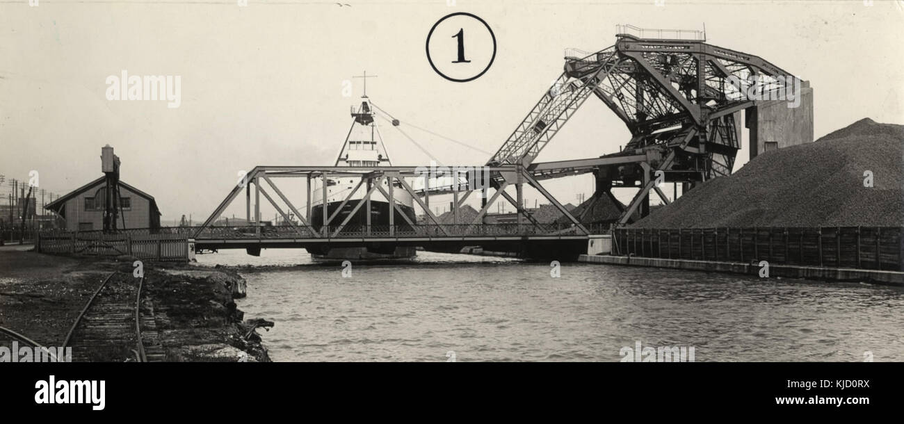 Cherry St., bridge over ship channel, 1930 b Stock Photo - Alamy
