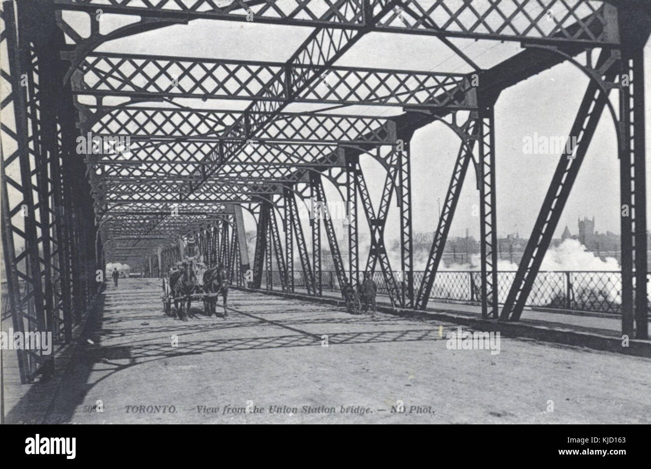 Bridge to Union Station Stock Photo - Alamy