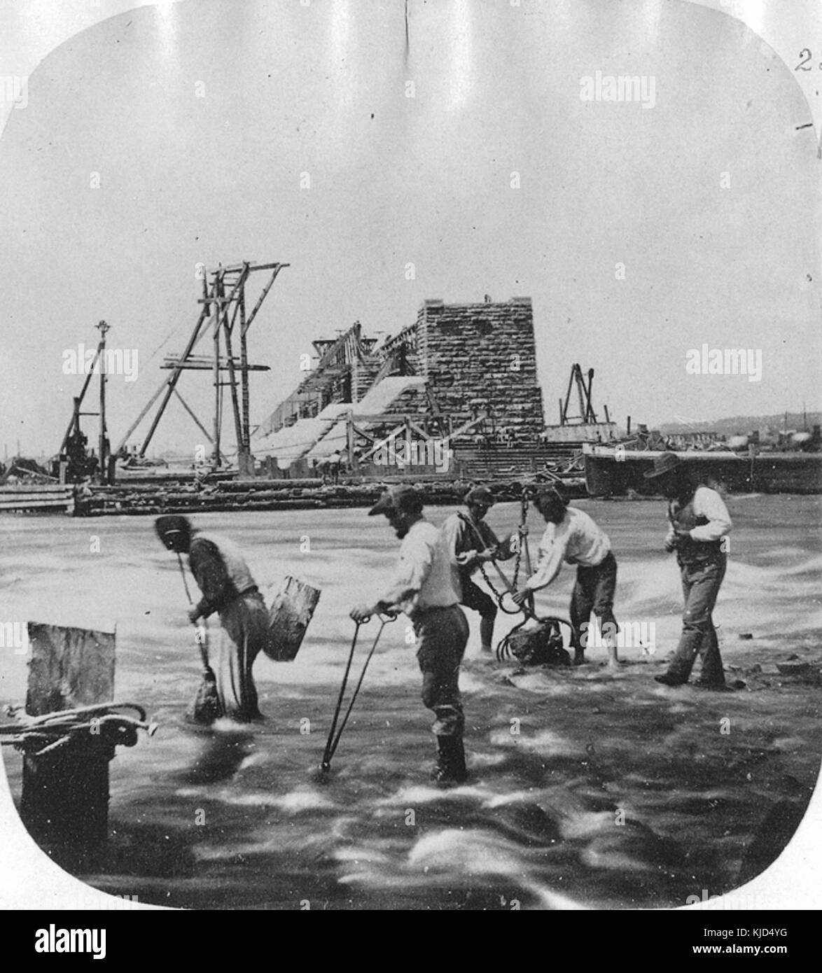 Victoria bridge montreal hi-res stock photography and images - Alamy