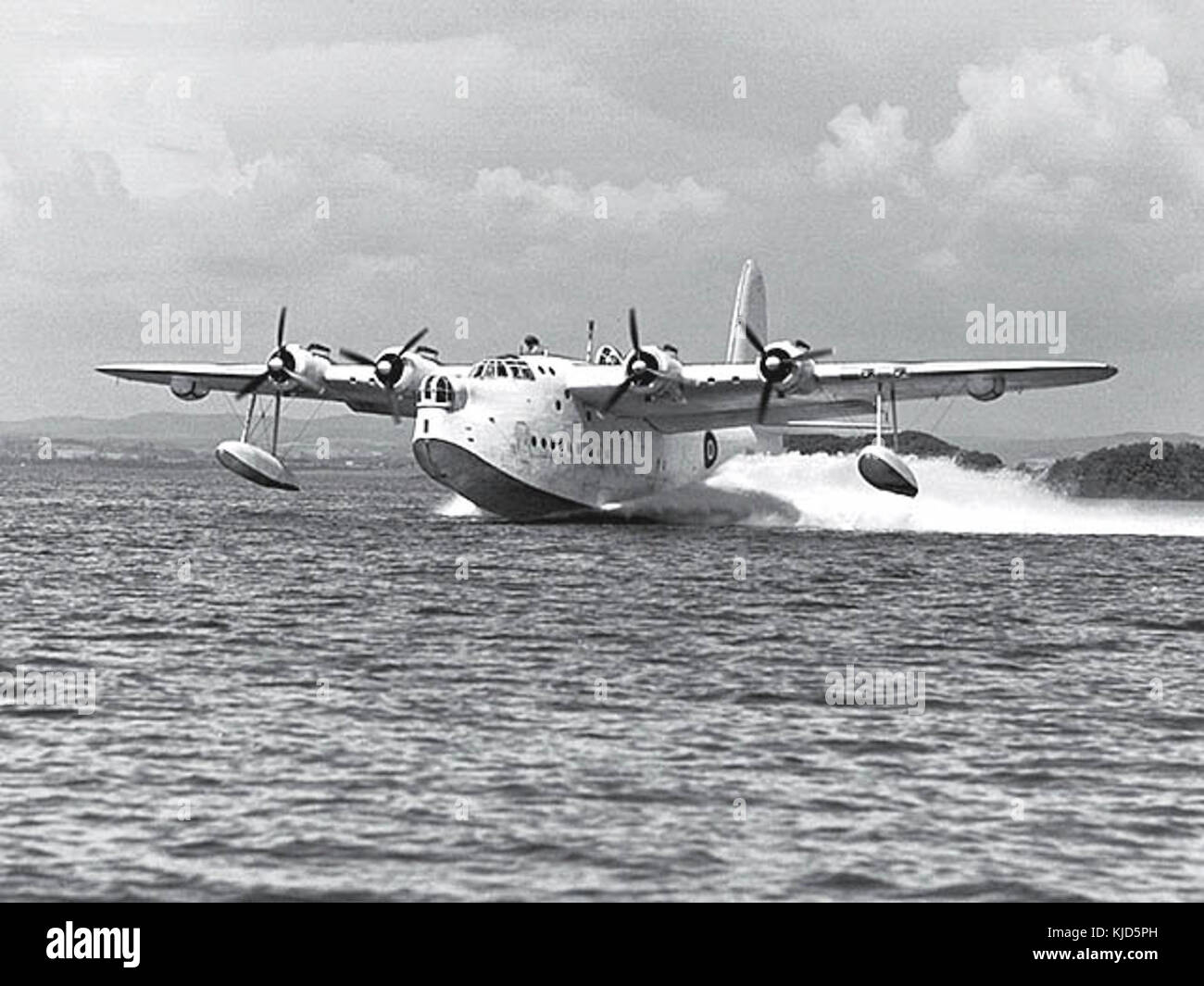 Flying boats short hi-res stock photography and images - Alamy