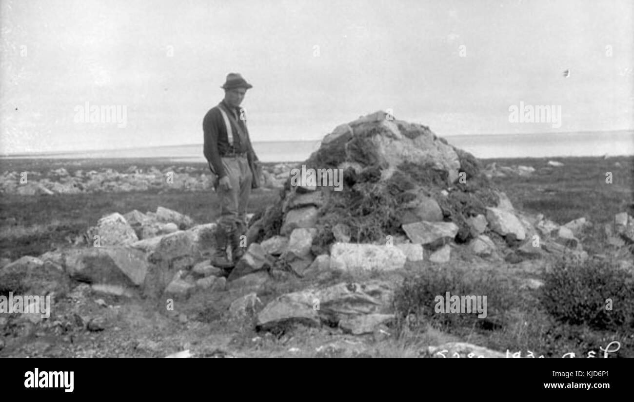 Inuit meat cache Stock Photo - Alamy